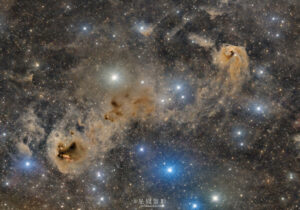 おうし座ε星付近の分子雲(NGC1555、Sh2-239) - 星間雲形 - SEIKANUNKEI.NET